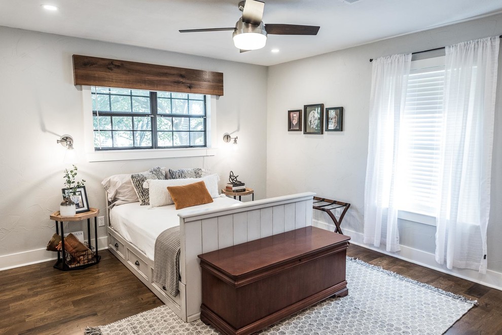 Irwin Farmhouse - Farmhouse - Bedroom - Dallas - by Irwin Construction ...