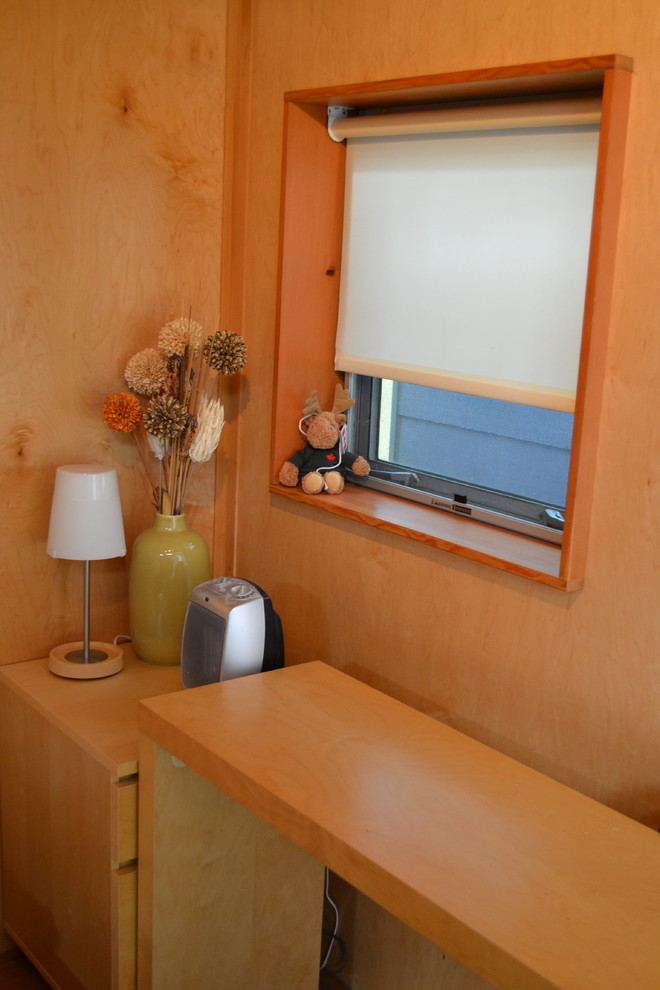 Kirkland Compound - Bedroom - Seattle - by Modern-Shed | Houzz