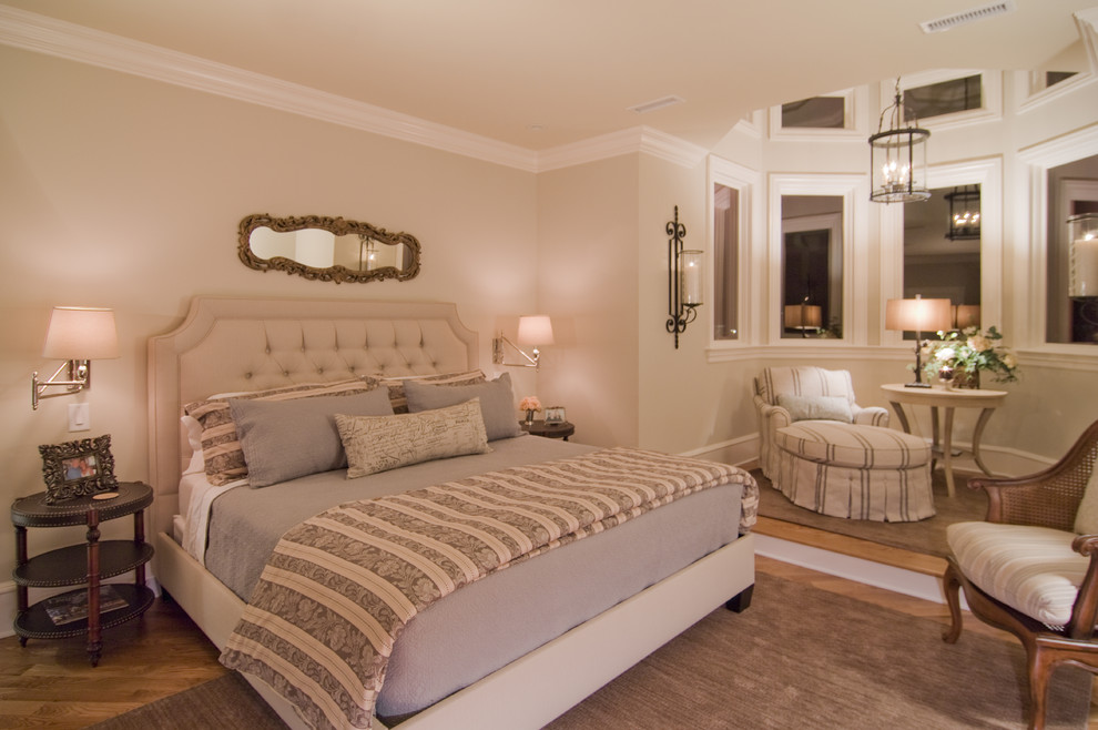 Linen Bedroom - Traditional - Bedroom - Charlotte - by Kelly Cruz ...