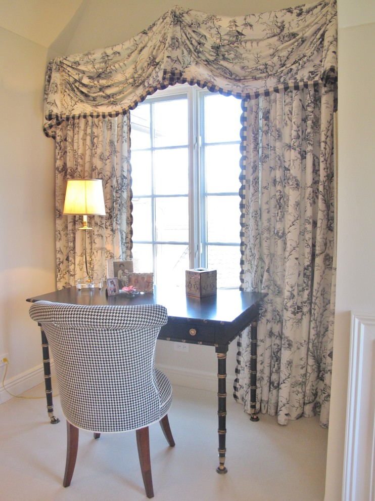 Lois Moore Project 2 - Traditional - Bedroom - Chicago - by LoisMoore ...