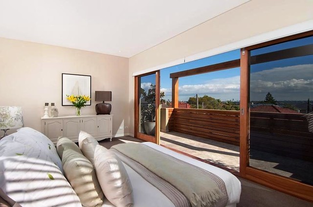 Master Bedroom and Balcony - Minimalistisch - Schlafzimmer - Sydney ...