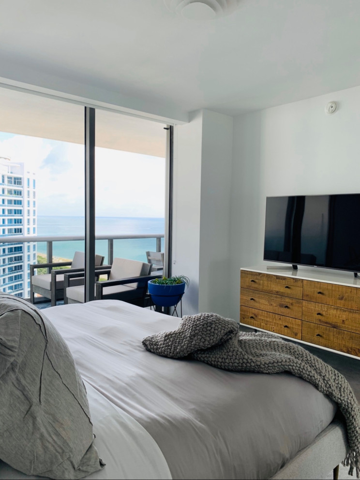 Master bedroom - Modern - Bedroom - Miami - by MILA DESIGN | Houzz