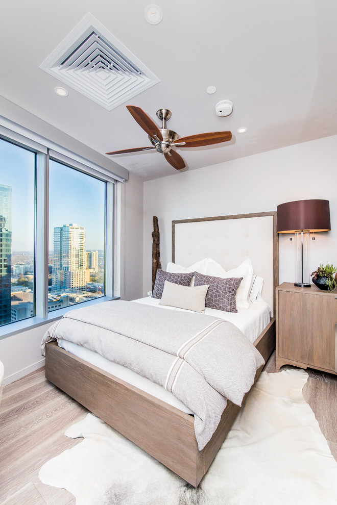 Mid-Century High Rise - Contemporary - Bedroom - Austin - by Meredith Owen Interiors | Houzz