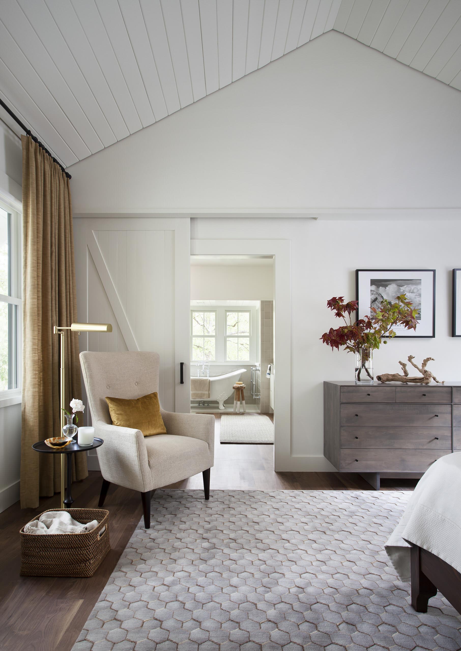 17 Farmhouse Bedrooms That Feel Relaxed and Cosy | Houzz UK