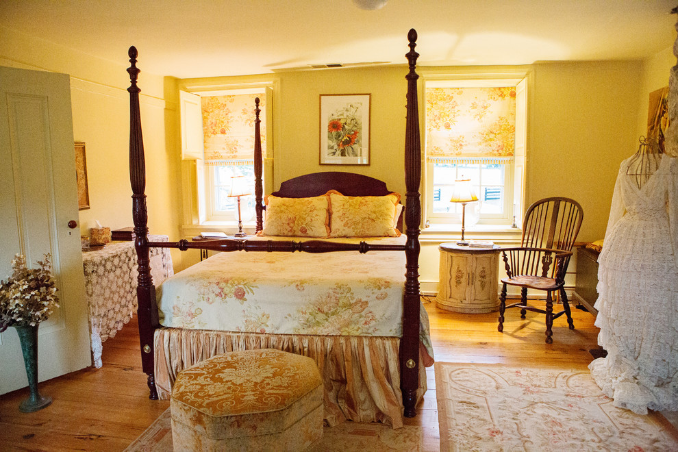 My Houzz: Farmhouse Style in a Virginia Bed-and-Breakfast - Farmhouse ...