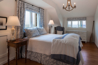 Oregon Coast - Beach Style - Bedroom - Seattle - by Hyde Evans Design