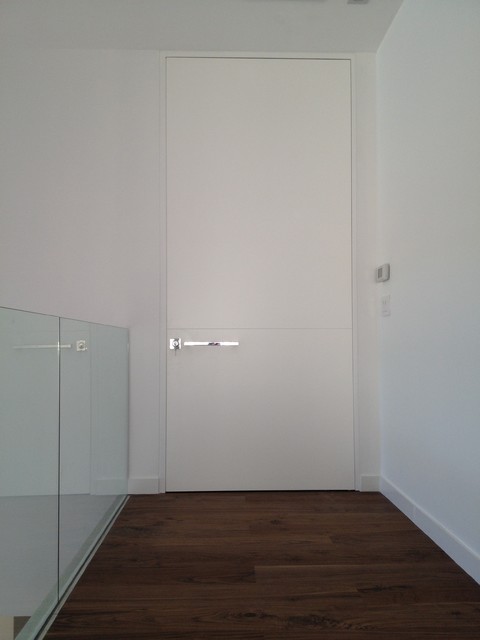 Pivoted door - Modern - Bedroom - Miami - by Infusion Interiors | Houzz AU