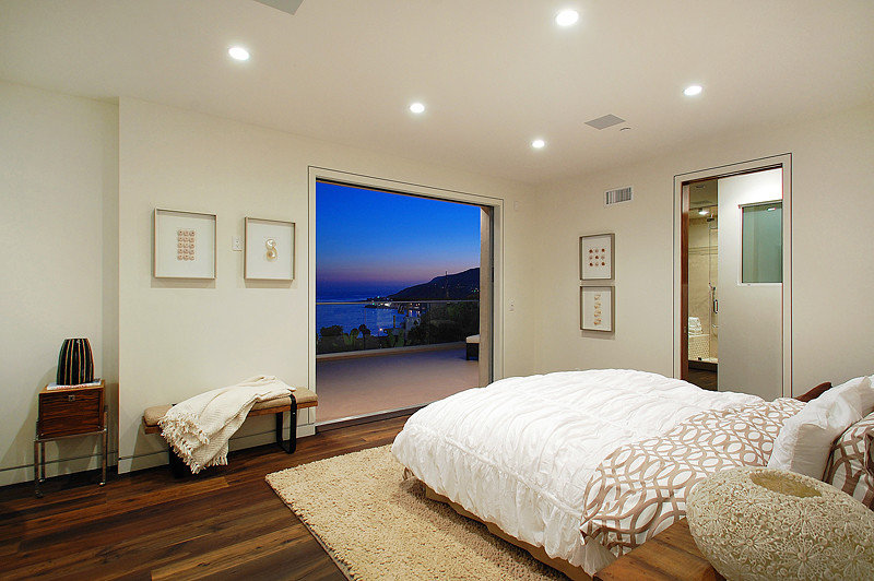 Posetano - Modern - Bedroom - Los Angeles - by DTM INTERIORS | Houzz