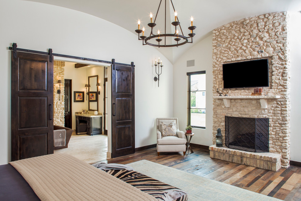 Rustic Villa interiors - Rustic - Bedroom - Austin - by Vanguard Studio ...