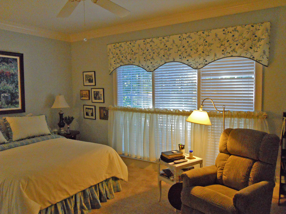 Shaped valance on triple window - Classique - Chambre - Atlanta - par ...