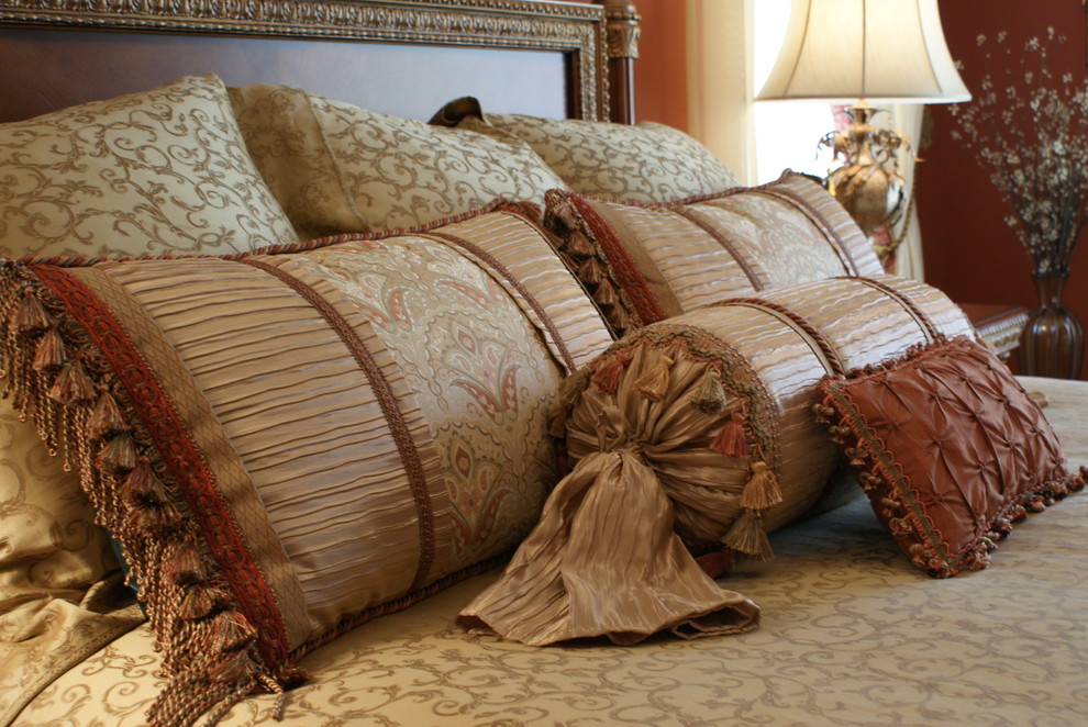 Sheridan - Traditional - Bedroom - Chicago - by Universal Designs, Inc ...