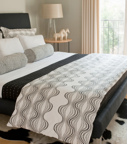 Staged Bedroom - Modern - Bedroom - Chicago - by WELLROOMED ( formerly ...