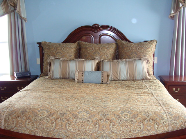 Susan's Master Bedroom - Traditional - Bedroom - Chicago - by Golden ...