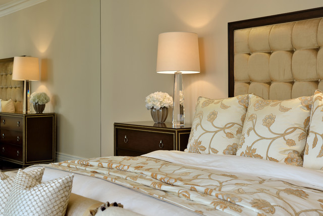 Traditional Master Bedroom Suite - Klassisch - Schlafzimmer - Toronto ...