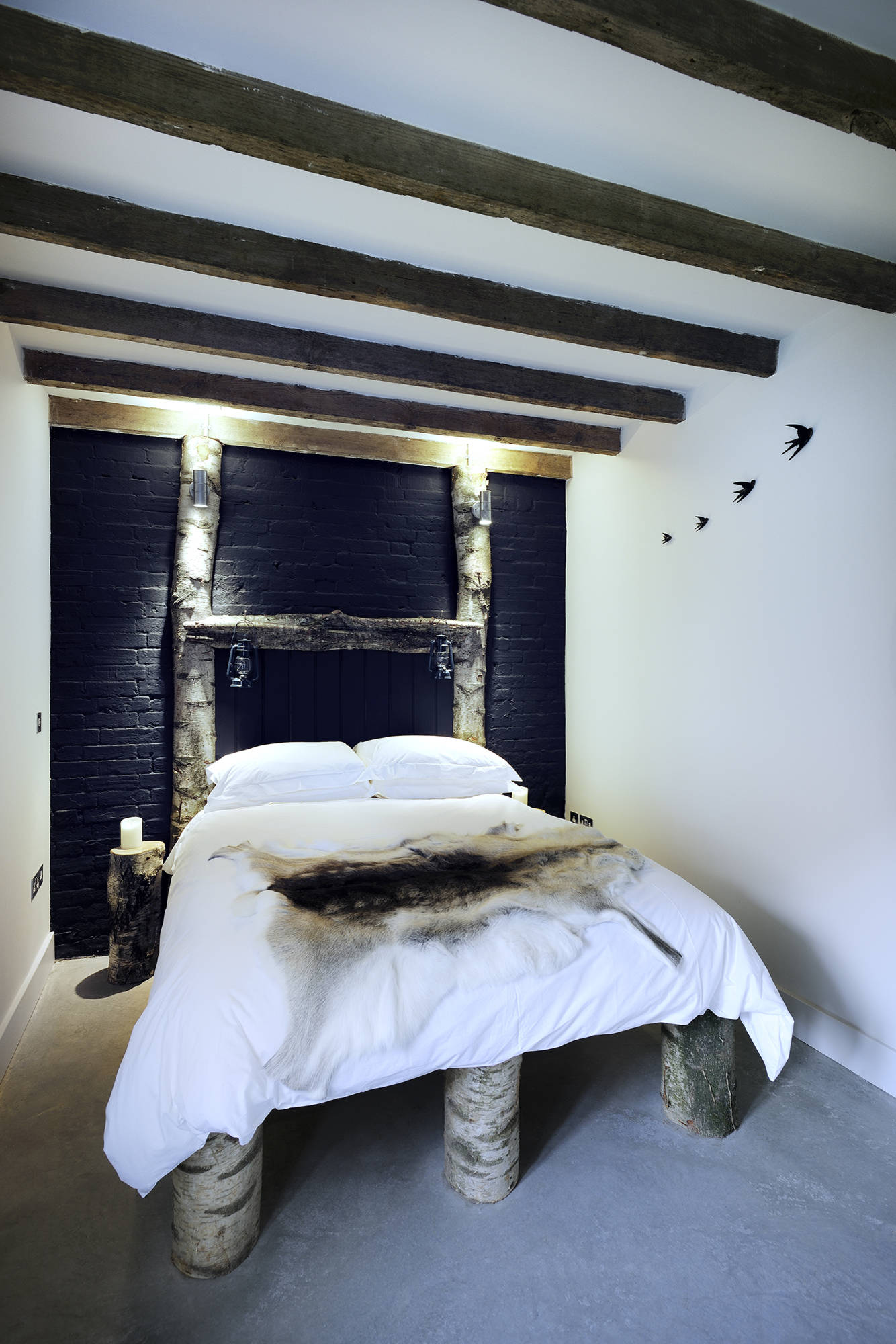 House Tour: A Run-down Barn Conversion Gets a Modern Rustic Makeover ...