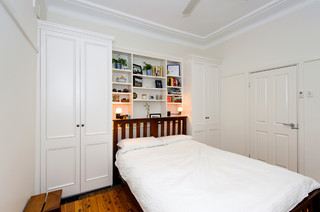 Wardrobe and Shelving Behind Bed Leichhardt Bedroom - Traditional ...