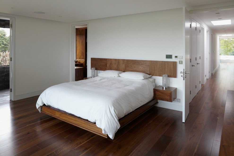 White Lodge, Oxted, Surrey - Contemporary - Bedroom - London - by Dyer ...
