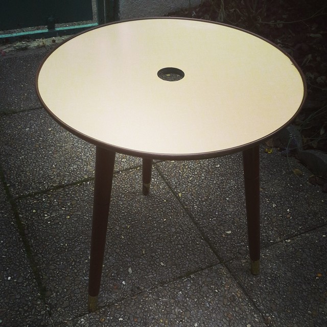 TABLE BASSE TRIPODE VINTAGE AVEC TROU - Éclectique - Chambre - Paris ...
