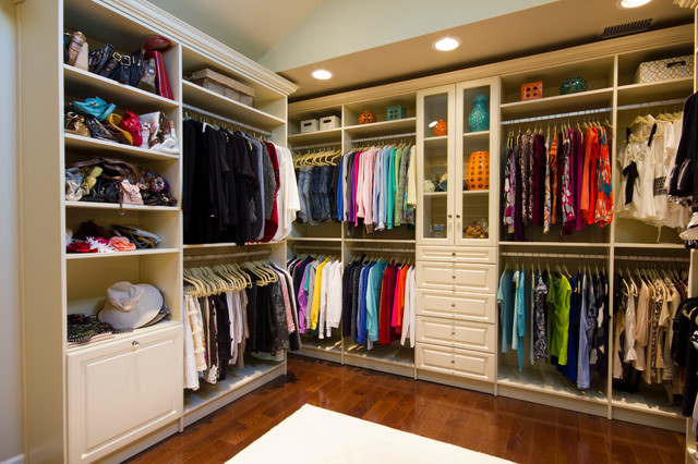 Amazing Closet That Feels Like A High End Boutique Classique