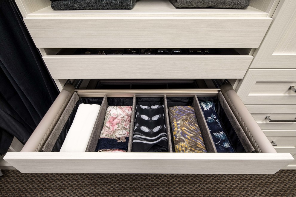 Bianco Walk-In Closet Display - Campbell Showroom - Contemporary ...
