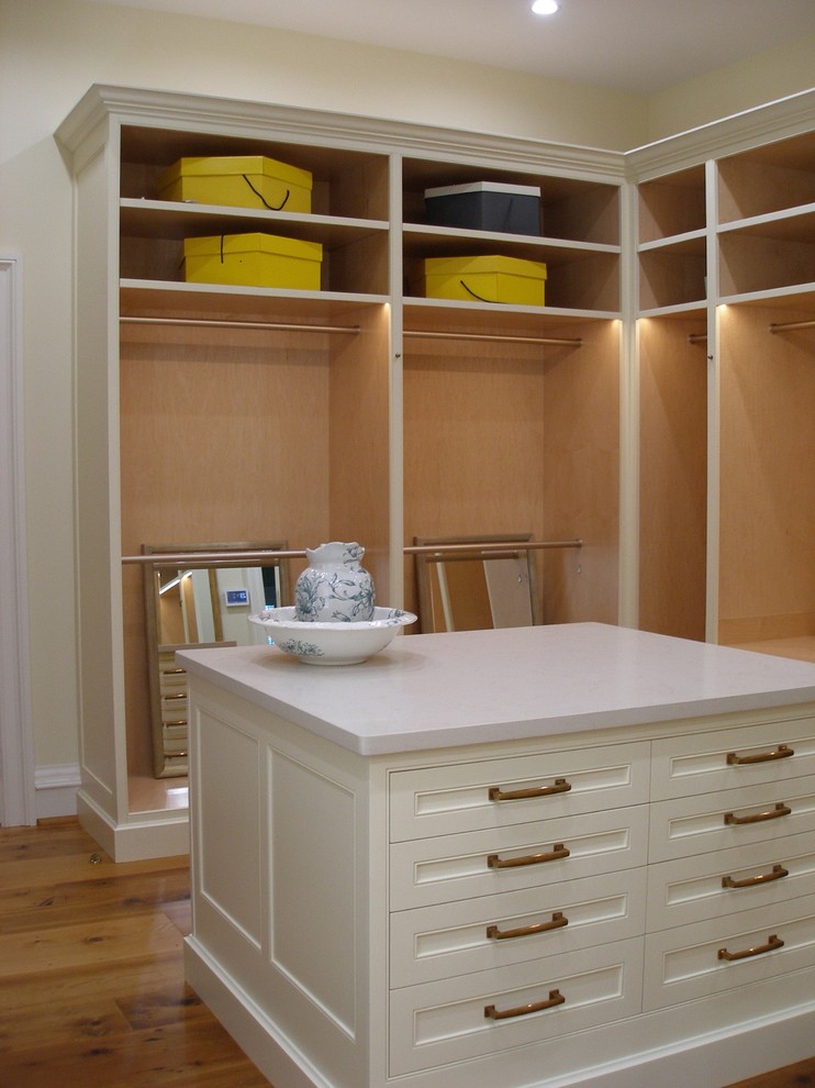 Custom-Made & Designed Storage Cabinets & Closet Solutions / Thornbury ...