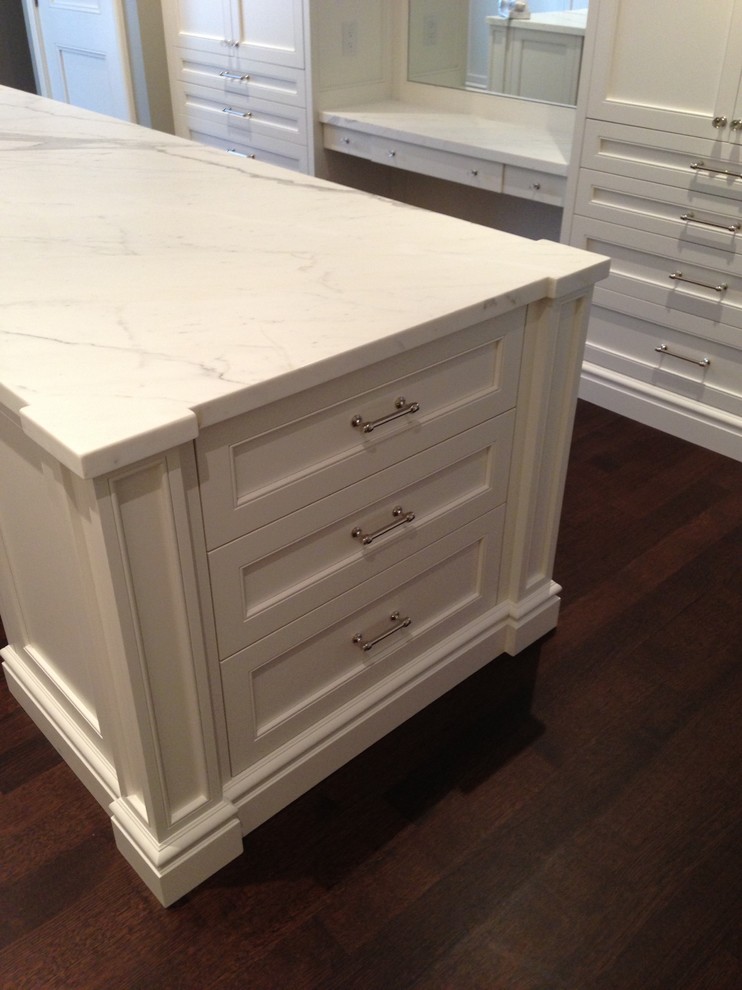 Dressing Island - Traditional - Closet - Toronto - by New Age Design ...