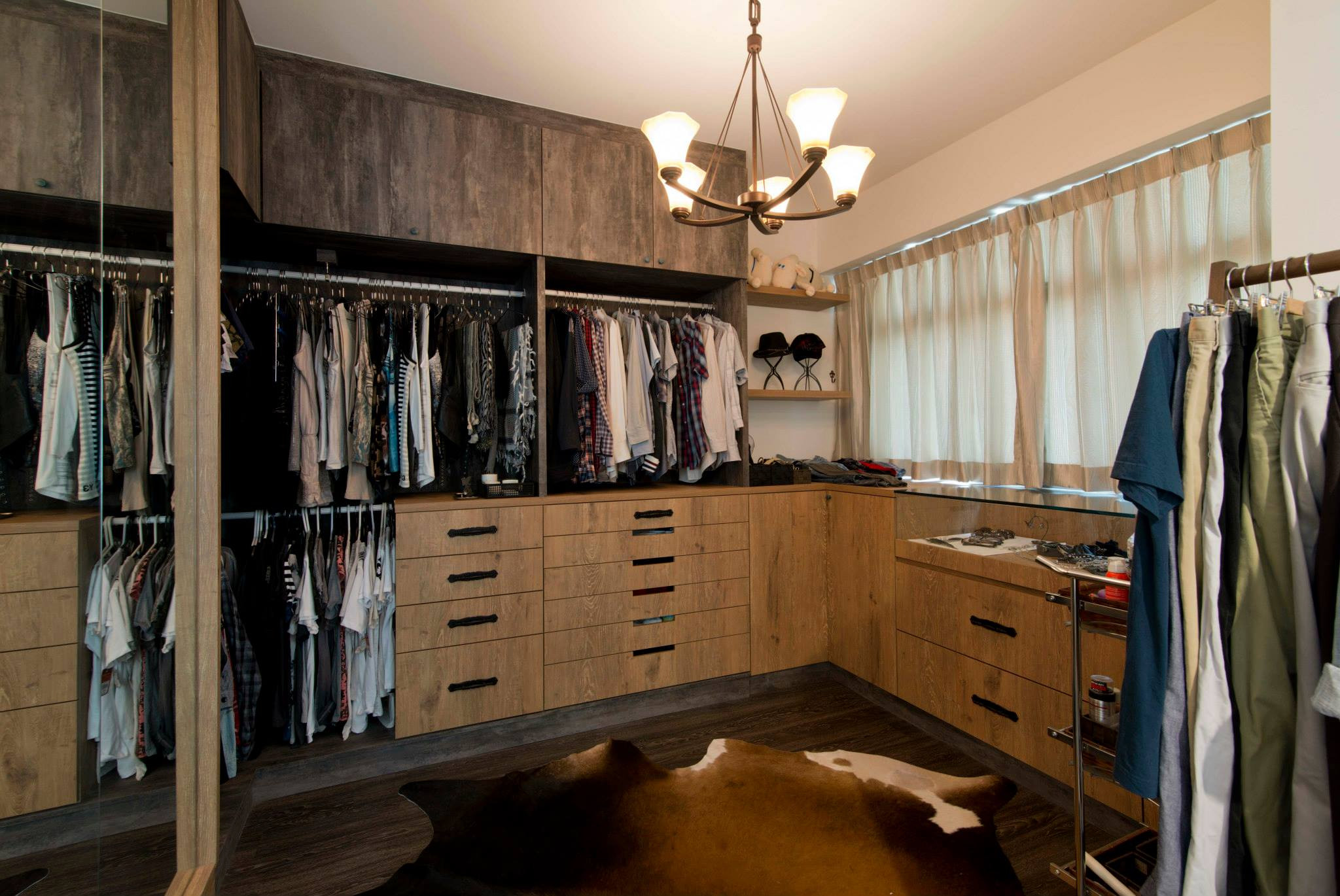 14 HDBs With Creatively Designed Walk-in Wardrobes | Houzz