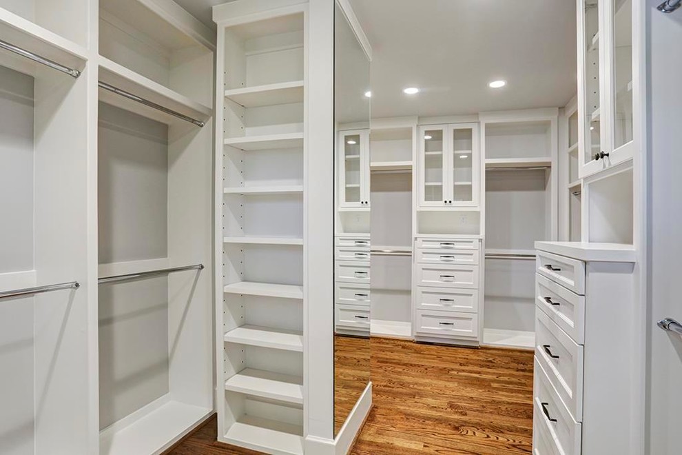 Mediterranean Custom Home with Designer Finishings in Bellaire, Texas ...