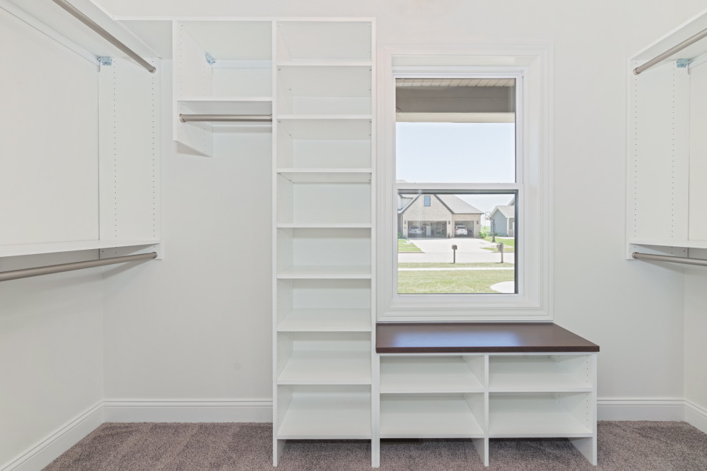 Silver Oak - Closet - Chicago - by Keystone Homes | Houzz