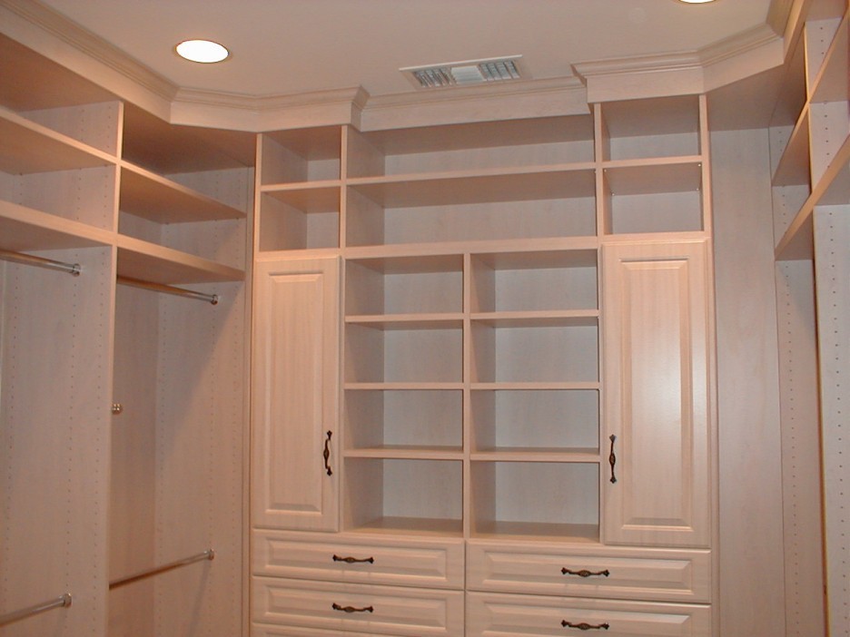walk in closet , vestidor - Traditional - Closet - Mexico City - by ...