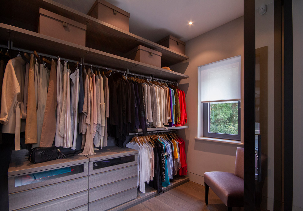 Walk-in Closet Window with Hidden Privacy Blind - Contemporary - Closet ...