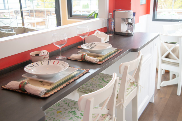 Cocina colonial moderna con encimera Lapitec - Transitional - Kitchen ...