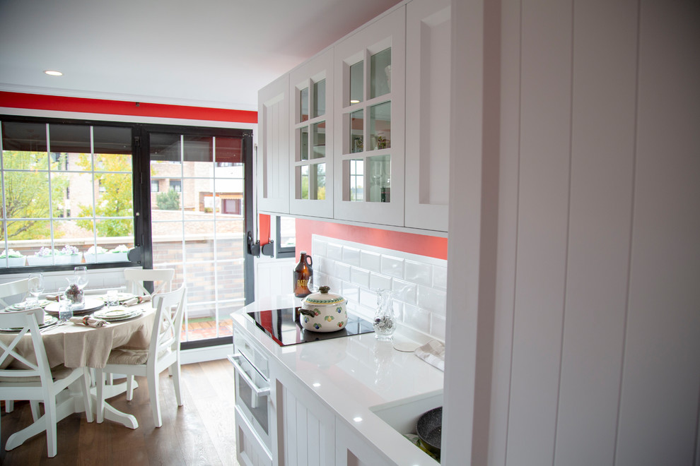 Cocina colonial moderna con encimera Lapitec - Classique Chic - Cuisine ...