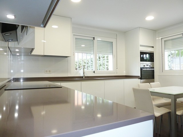 Cocina con Sistema Gola - Transitional - Kitchen - Madrid - by ...