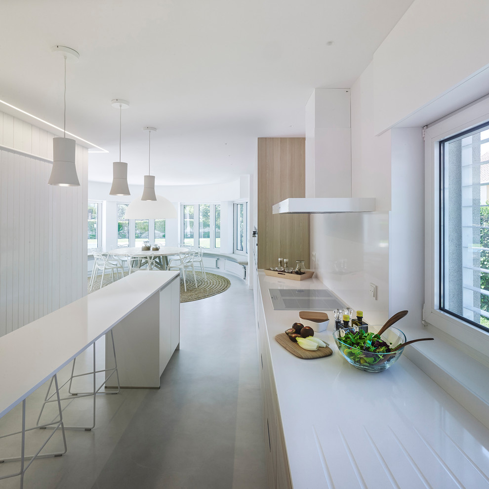 Una nueva vida para una casa junto al mar - Contemporary - Kitchen - Other - by Santiago ...