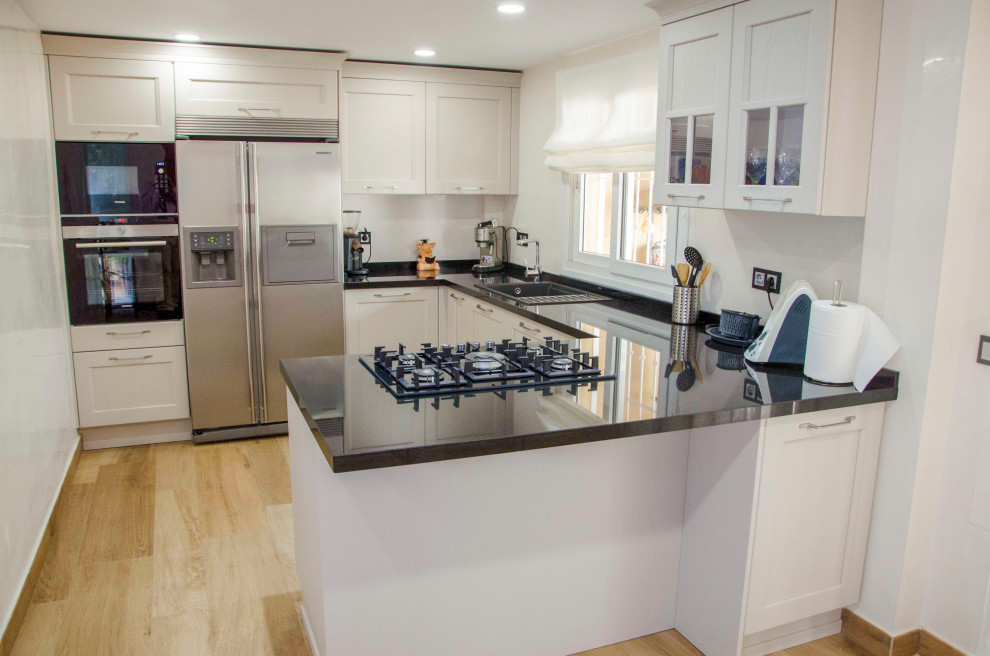 Village Avena - Mediterranean - Kitchen - by Cafran Cocinas | Houzz