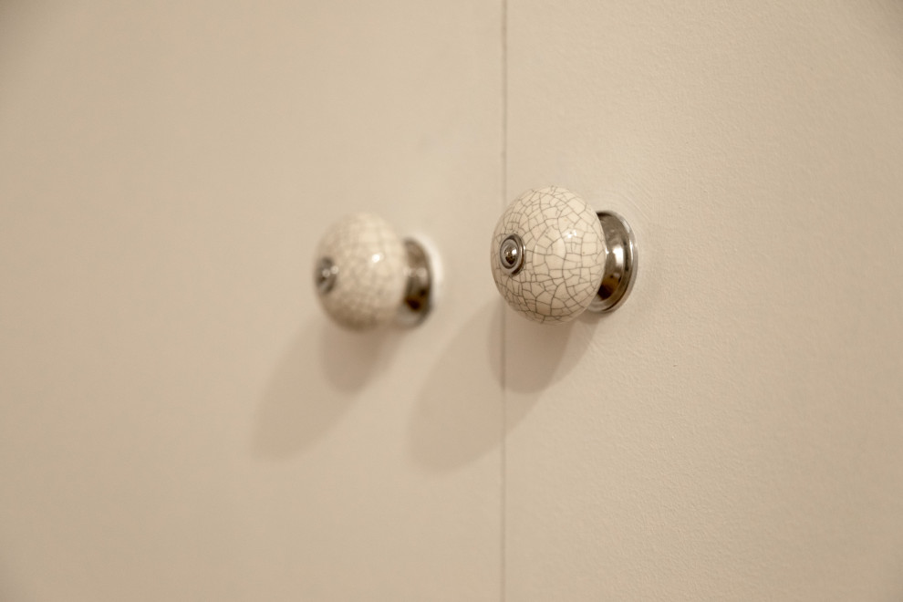 The family grows and leave Paris - Project Quesada - Modern - Hall ...