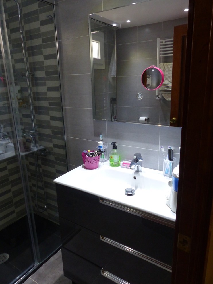 Organizando el baño de Ruth - Traditional - Bathroom - Other - by ...