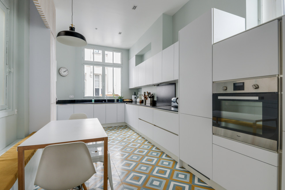 Au sol de la cuisine, modèle Zebra de la Maison Bahya, couleurs ...