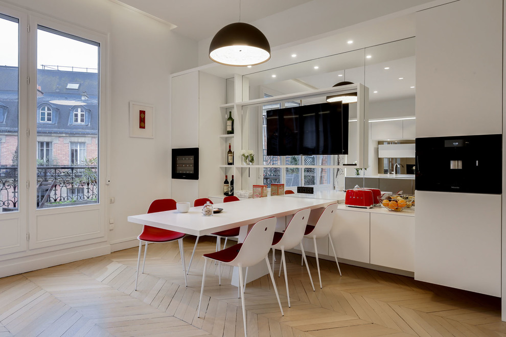 Cuisine design ouverte dans un appartement Haussmannien - Contemporáneo ...