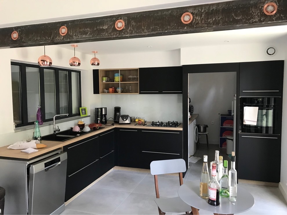 CUISINE EQUIPEE - Contemporary - Kitchen - Bordeaux - by DEFIBAT | Houzz