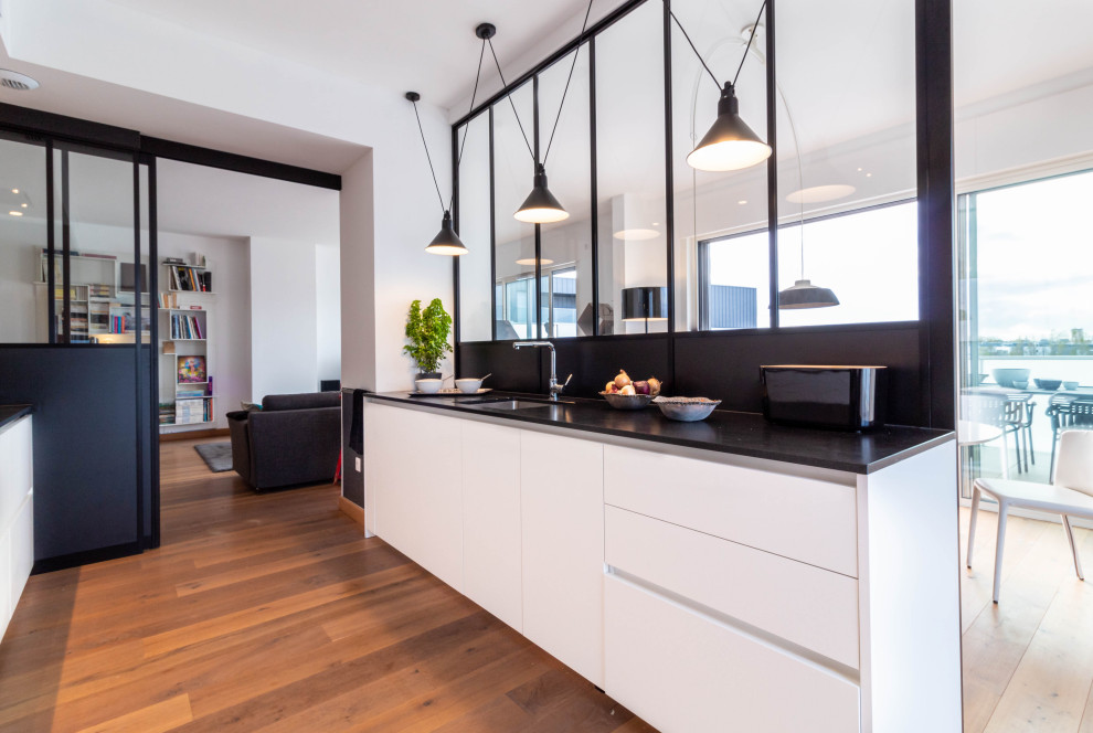 Cuisine semi fermée avec baie atelier - Industriel - Cuisine - Nantes ...