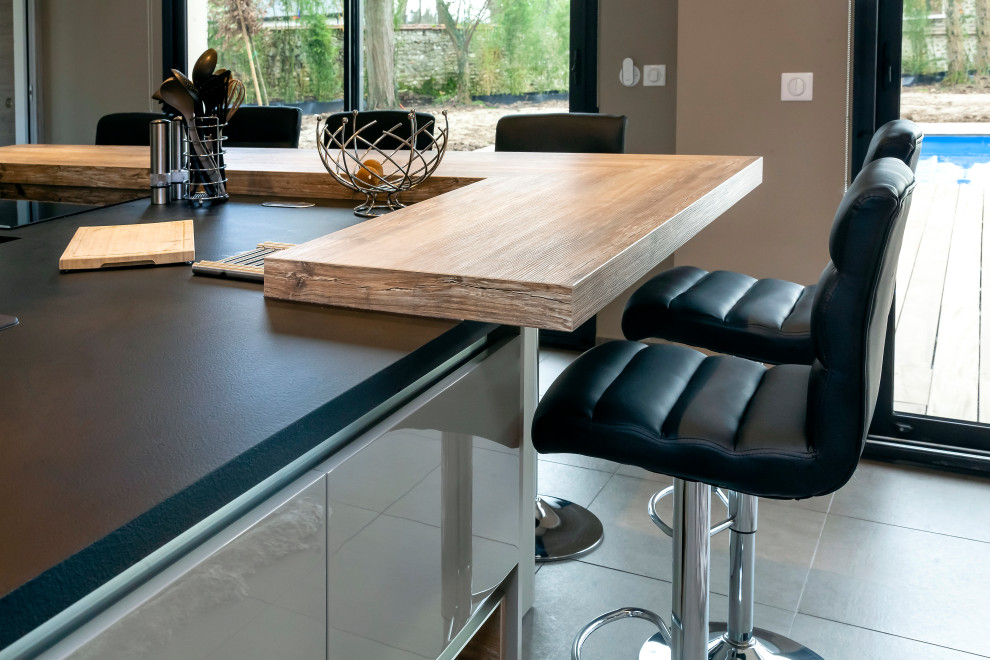 Ma cuisine ouverte et convivial - Contemporary - Kitchen - Lyon - by ...