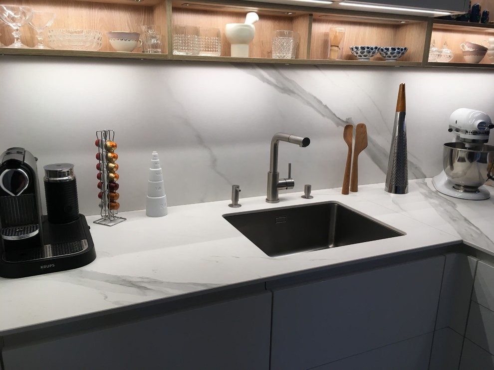 Magnifique Cuisine avec plan de travail et crédence en DEKTON OPERA - Modern - Kitchen - Other ...