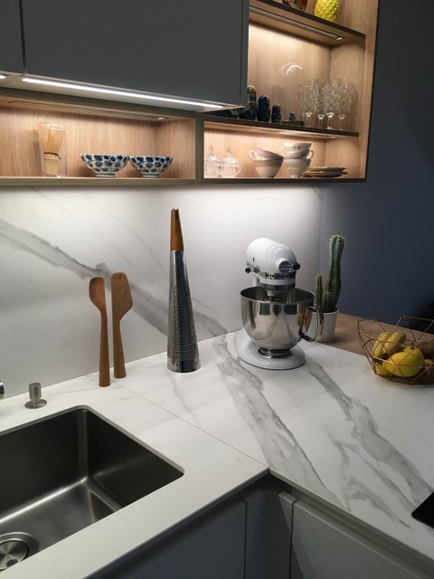Magnifique Cuisine avec plan de travail et crédence en DEKTON OPERA - Modern - Kitchen - Other ...
