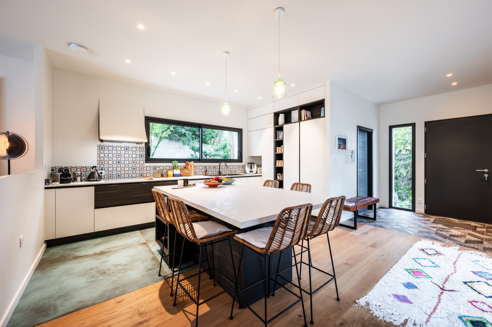 Fleurieu-sur-Saône - UNE MAISON DANS LA NATURE - Contemporary - Kitchen ...