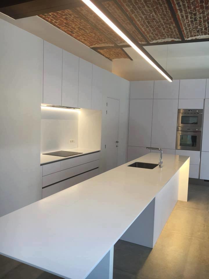 Plan de travail en quartz Silestone - Modern - Kitchen - Brussels - by ...