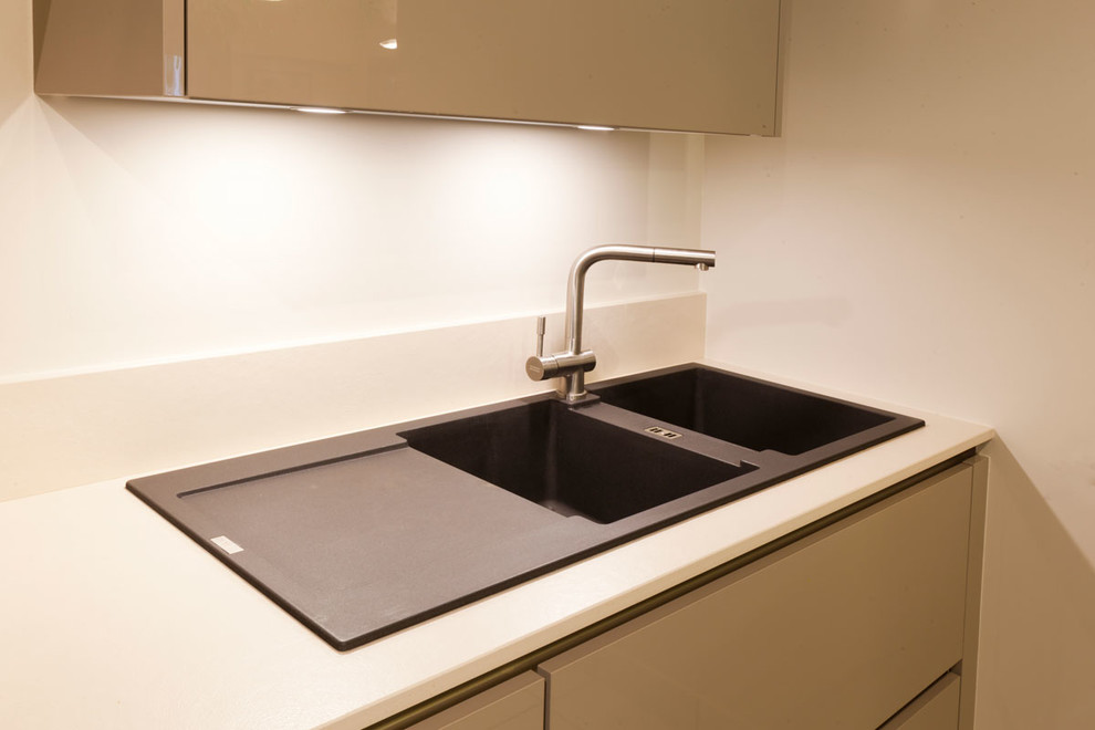 Rénovation d’une petite cuisine ouverte de 15m2 - SieMatic - Modern ...