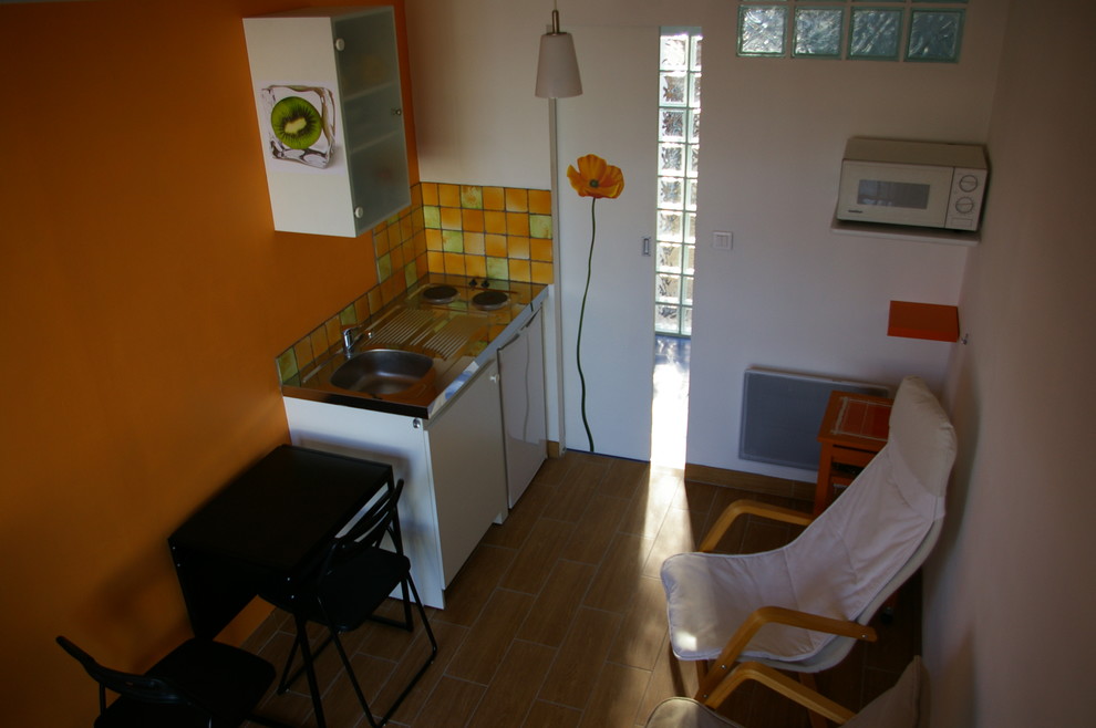 Transformation d'un garage en studio - Modern - Kitchen - Montpellier ...