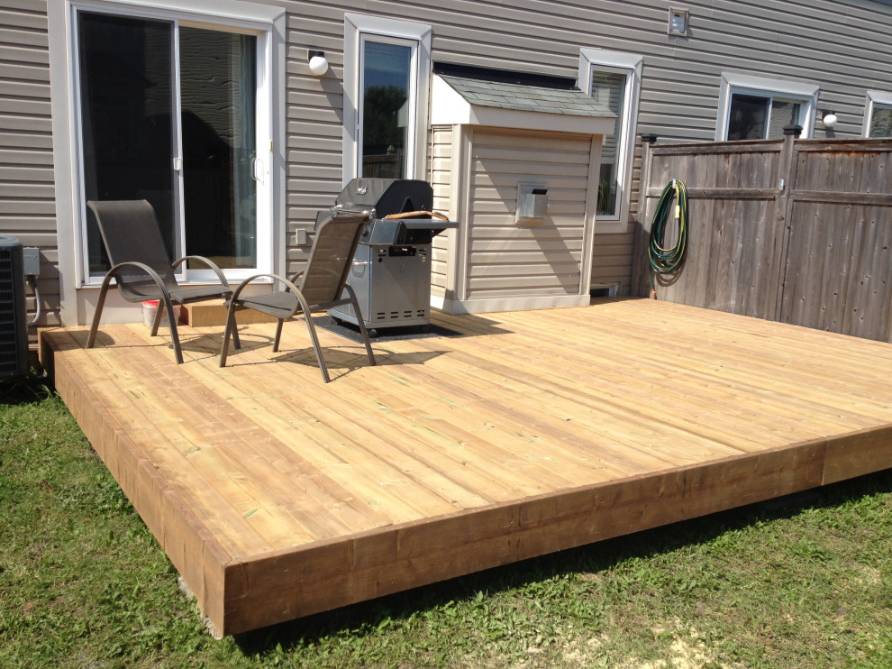 14' x 18' Wood Deck - Traditional - Deck - Ottawa - by Mjolnir ...